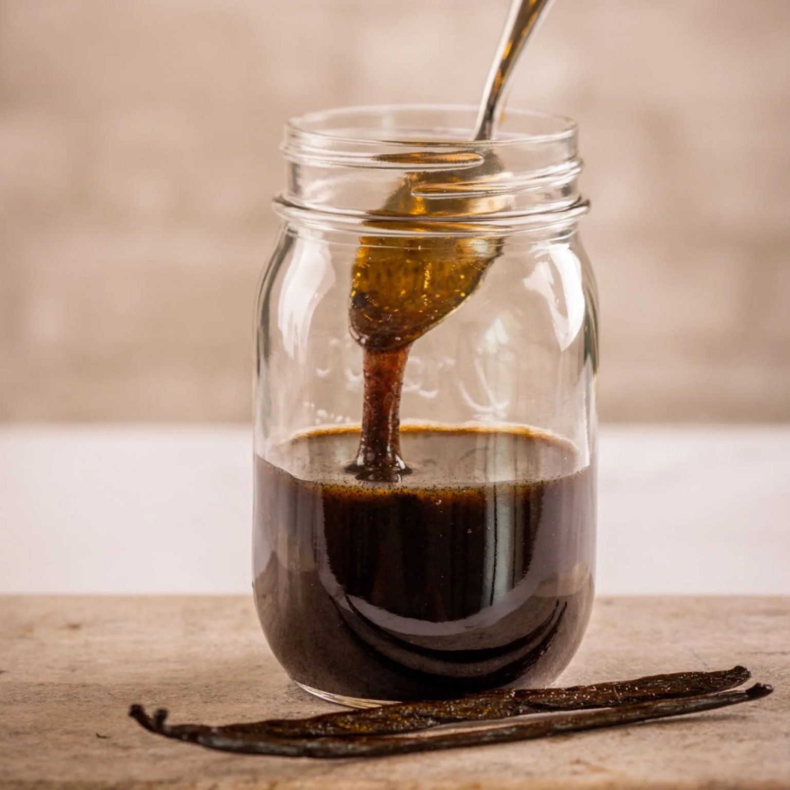 5 Difference Making Vanilla Extract Traditional vs Modern